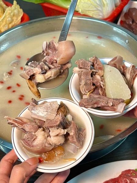 炖羊肉的做法最正宗的做法_清炖羊肉汤怎么做好吃-第1张图片-山城妙识