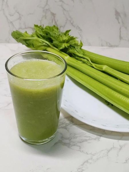 芹菜汁和什么搭配榨汁好喝_芹菜汁最佳搭配食材推荐-第2张图片-山城妙识 芹菜汁和什么搭配榨汁好喝_芹菜汁最佳搭配食材推荐-第2张图片-山城妙识