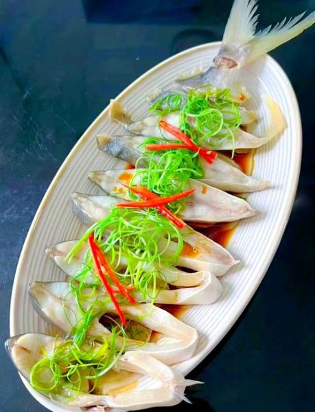 蒸鲳鱼怎么蒸_蒸鲳鱼需要多长时间-第1张图片-山城妙识