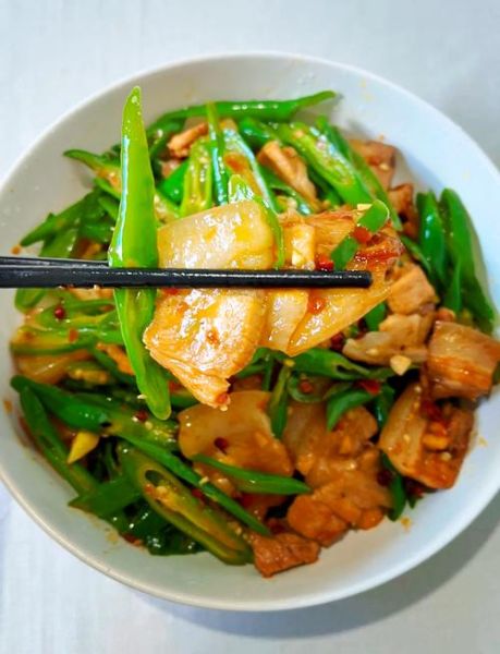 青椒回锅肉怎么做_青椒回锅肉用哪块肉-第1张图片-山城妙识