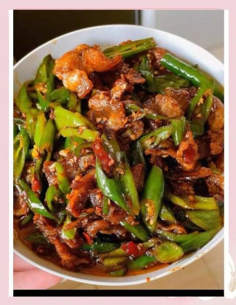 青椒回锅肉怎么做_青椒回锅肉用哪块肉-第2张图片-山城妙识