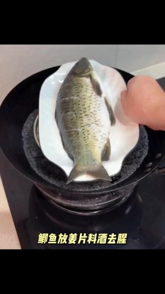 清蒸鲫鱼怎么做_清蒸鲫鱼蒸几分钟才嫩-第1张图片-山城妙识