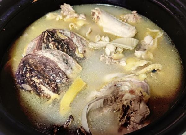 猪肚墨鱼汤的做法窍门_猪肚墨鱼汤怎么炖不腥-第3张图片-山城妙识 猪肚墨鱼汤的做法窍门_猪肚墨鱼汤怎么炖不腥-第3张图片-山城妙识