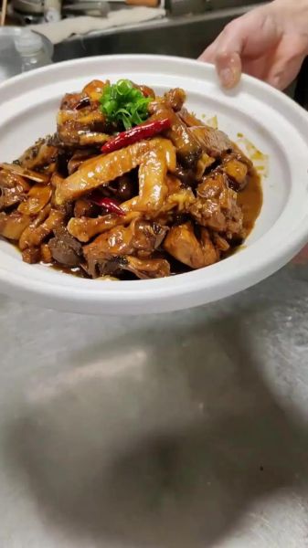 红烧鸡怎么做_红烧鸡的家常做法-第1张图片-山城妙识 红烧鸡怎么做_红烧鸡的家常做法-第1张图片-山城妙识