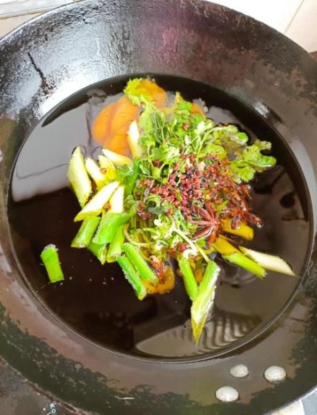 湿辣椒怎么做辣椒酱_湿辣椒辣椒酱配方-第1张图片-山城妙识