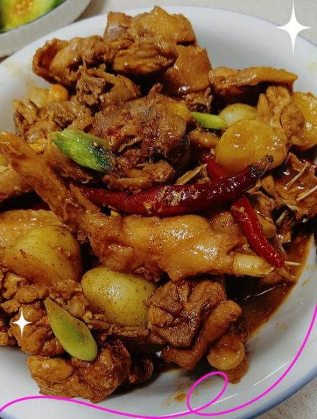 芋儿烧鸡怎么做_黄磊版详细步骤-第1张图片-山城妙识 芋儿烧鸡怎么做_黄磊版详细步骤-第1张图片-山城妙识