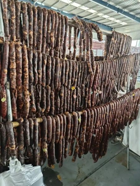 莱芜香肠怎么做_莱芜香肠正宗配方-第1张图片-山城妙识