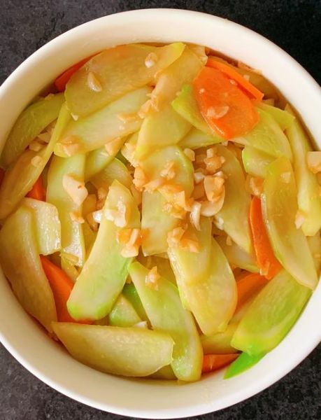 凉拌芥兰怎么做_凉拌芥兰需要焯水吗-第1张图片-山城妙识 凉拌芥兰怎么做_凉拌芥兰需要焯水吗-第1张图片-山城妙识