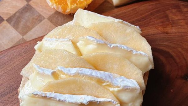 哪些人不适合吃奶酪_奶酪过敏症状有哪些-第1张图片-山城妙识