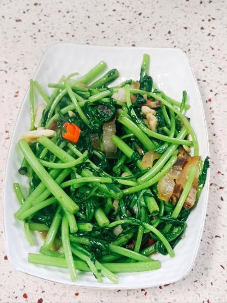 茼蒿怎么炒好吃_家常炒茼蒿菜做法-第3张图片-山城妙识