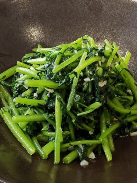 茼蒿怎么炒好吃_家常炒茼蒿菜做法-第2张图片-山城妙识