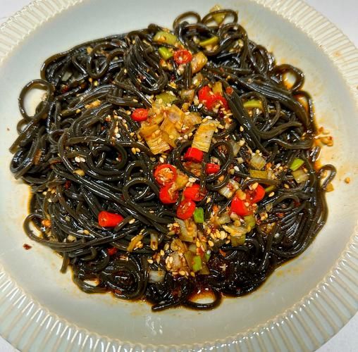 蕨根粉的功效与作用_蕨根粉怎么吃最健康-第1张图片-山城妙识