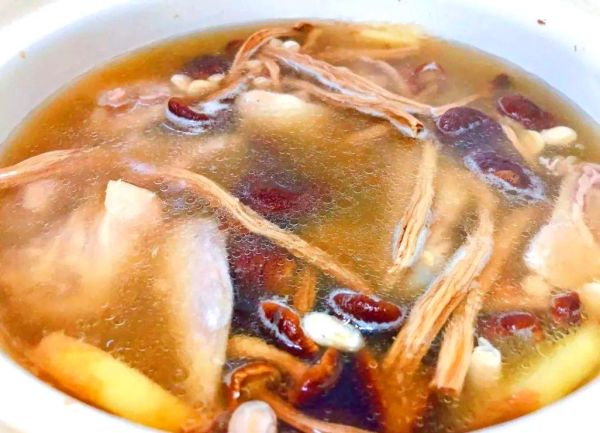 茶树菇老鸭汤上火吗_适合什么人喝-第1张图片-山城妙识 茶树菇老鸭汤上火吗_适合什么人喝-第1张图片-山城妙识