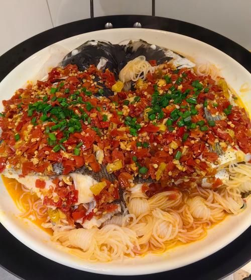 剁椒鱼头是什么菜系_剁椒鱼头正宗做法-第1张图片-山城妙识