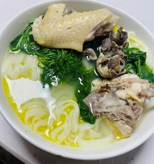 清炖鸡汤不油腻的做法_为什么汤面总漂油-第1张图片-山城妙识