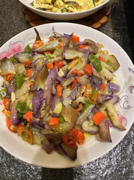 素炒茄子怎么做不吸油_素炒茄子家常做法-第2张图片-山城妙识