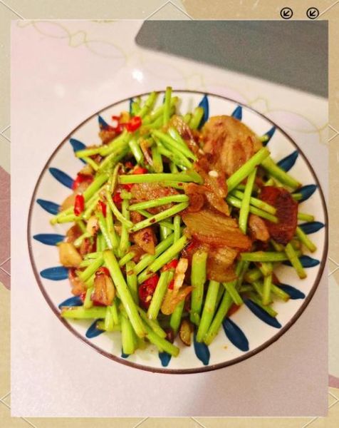 藜蒿炒腊肉怎么做_藜蒿炒腊肉图片实拍技巧-第2张图片-山城妙识 藜蒿炒腊肉怎么做_藜蒿炒腊肉图片实拍技巧-第2张图片-山城妙识