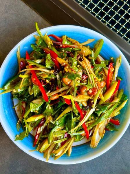 老虎菜怎么做_老虎菜需要焯水吗-第2张图片-山城妙识