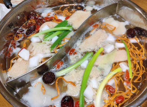 椰子鸡火锅怎么做_椰子鸡火锅汤底配方-第1张图片-山城妙识