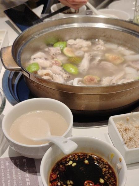 椰子鸡火锅怎么做_椰子鸡火锅汤底配方-第3张图片-山城妙识