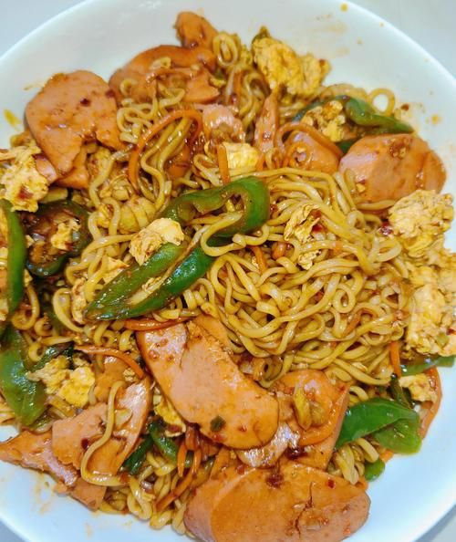 炒面用什么锅炒比较好吃_炒面用什么油炒比较好吃-第3张图片-山城妙识