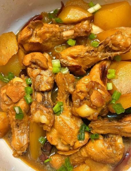 土豆炖鸡腿的家常做法_鸡腿怎么炖才入味-第1张图片-山城妙识