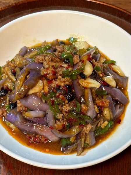 肉末茄子怎么做不吸油_肉末茄子先炸还是先炒-第1张图片-山城妙识 肉末茄子怎么做不吸油_肉末茄子先炸还是先炒-第1张图片-山城妙识