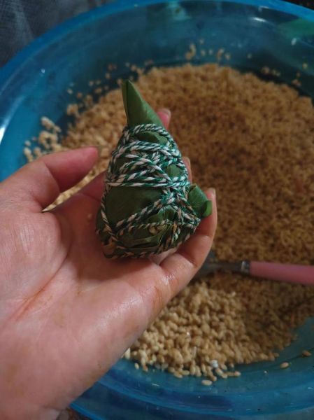 粽子怎么绑绳_粽子绑绳方法视频-第2张图片-山城妙识 粽子怎么绑绳_粽子绑绳方法视频-第2张图片-山城妙识