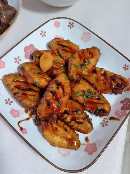 可乐鸡翅最正宗的做法窍门_为什么可乐鸡翅要先焯水-第3张图片-山城妙识 可乐鸡翅最正宗的做法窍门_为什么可乐鸡翅要先焯水-第3张图片-山城妙识