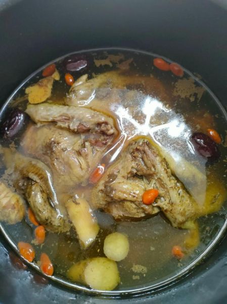 清炖鸽子汤怎么炖最有营养_清炖鸽子汤怎么做好吃-第3张图片-山城妙识 清炖鸽子汤怎么炖最有营养_清炖鸽子汤怎么做好吃-第3张图片-山城妙识