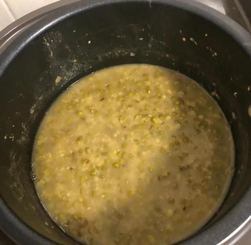 电饭煲绿豆汤怎么做_绿豆要不要提前泡-第1张图片-山城妙识