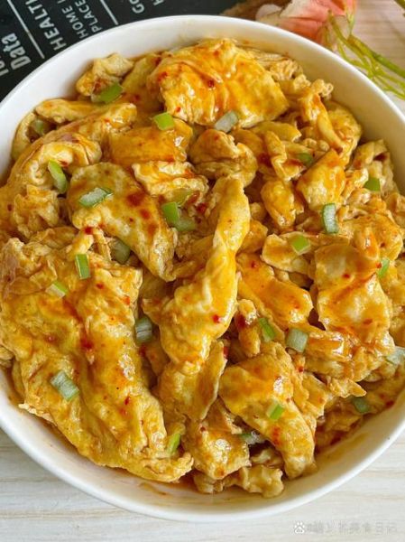 厚厚的鸡蛋块怎么炒_鸡蛋块不碎技巧-第1张图片-山城妙识 厚厚的鸡蛋块怎么炒_鸡蛋块不碎技巧-第1张图片-山城妙识