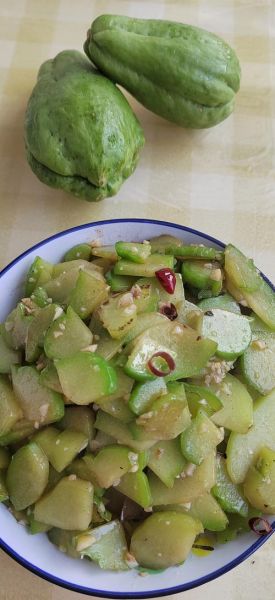 佛手瓜凉拌要不要焯水_佛手瓜凉拌焯水还是不焯水-第1张图片-山城妙识