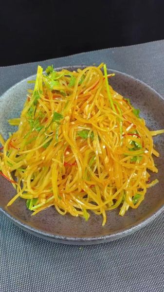 土豆丝怎么做好吃_土豆丝简单做法视频-第1张图片-山城妙识