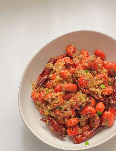 龙虾尾怎么做才好吃_蒜蓉黄油龙虾尾做法-第3张图片-山城妙识 龙虾尾怎么做才好吃_蒜蓉黄油龙虾尾做法-第3张图片-山城妙识