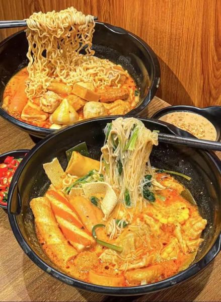 麻辣烫骨汤怎么熬才白_麻辣烫骨汤配方比例-第1张图片-山城妙识