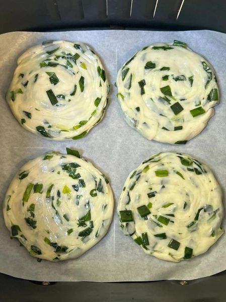 薄葱油饼怎么做_家常做法步骤详解-第2张图片-山城妙识