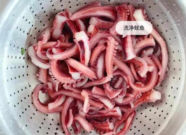 洋葱炒鱿鱼怎么炒才嫩_洋葱炒鱿鱼要不要焯水-第1张图片-山城妙识