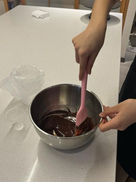 如何制作巧克力_巧克力怎么做才顺滑-第1张图片-山城妙识