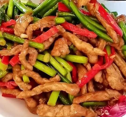 蒜苔炒肉丝家常做法_蒜苔炒肉先炒哪个-第1张图片-山城妙识