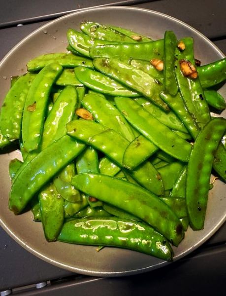 清炒荷兰豆怎么炒才脆_清炒荷兰豆要不要焯水-第2张图片-山城妙识 清炒荷兰豆怎么炒才脆_清炒荷兰豆要不要焯水-第2张图片-山城妙识