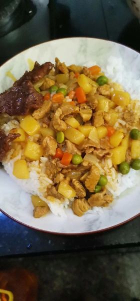咖喱牛肉土豆盖浇饭怎么做_咖喱牛肉土豆盖浇饭家常做法-第1张图片-山城妙识 咖喱牛肉土豆盖浇饭怎么做_咖喱牛肉土豆盖浇饭家常做法-第1张图片-山城妙识