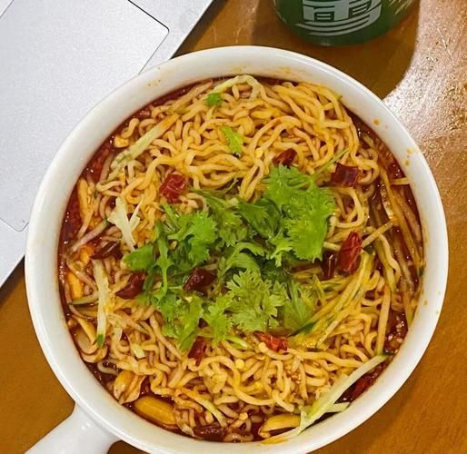 雪碧冷面怎么做_雪碧冷面需要哪些材料-第2张图片-山城妙识 雪碧冷面怎么做_雪碧冷面需要哪些材料-第2张图片-山城妙识