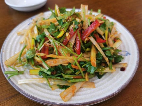 老虎菜要不要放大酱_老虎菜放大酱好吃吗-第1张图片-山城妙识 老虎菜要不要放大酱_老虎菜放大酱好吃吗-第1张图片-山城妙识