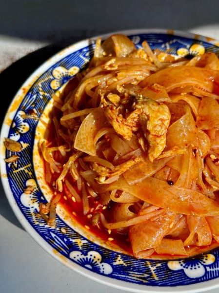 擀面皮和凉皮的区别_哪个更好吃-第1张图片-山城妙识 擀面皮和凉皮的区别_哪个更好吃-第1张图片-山城妙识