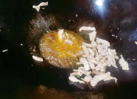 胡萝卜炒肉丝怎么做_胡萝卜炒肉丝视频教程-第3张图片-山城妙识 胡萝卜炒肉丝怎么做_胡萝卜炒肉丝视频教程-第3张图片-山城妙识