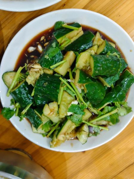 凉拌手拍青瓜怎么做_手拍青瓜要不要焯水-第1张图片-山城妙识