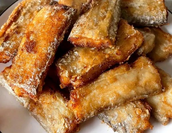 炸带鱼先裹鸡蛋还是先裹淀粉_外酥里嫩秘诀-第1张图片-山城妙识