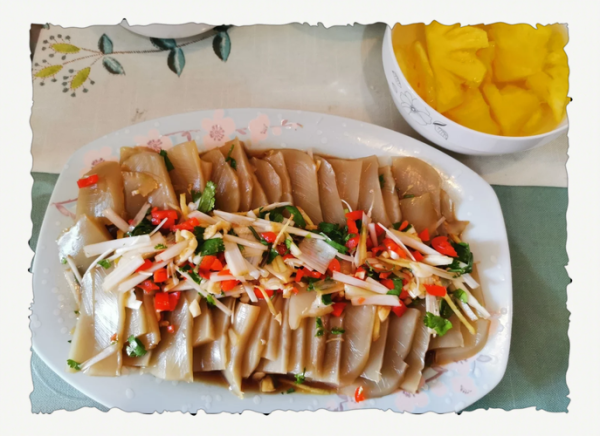 凉拌肉皮冻怎么做好吃_肉皮冻Q弹不腥的秘诀-第2张图片-山城妙识