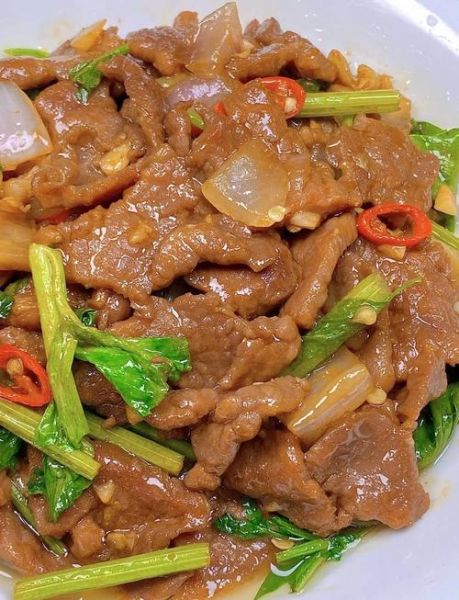 小炒牛肉怎么炒才嫩_小炒牛肉的家常做法窍门-第1张图片-山城妙识